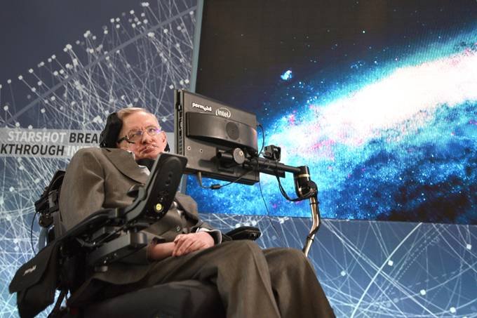 Físico Stephen Hawking completa 75 anos no auge da fama | Exame