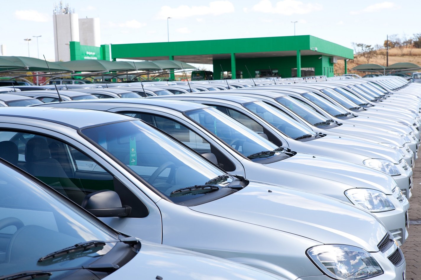 Localiza deve manter expansão de lojas em 2018 | Exame