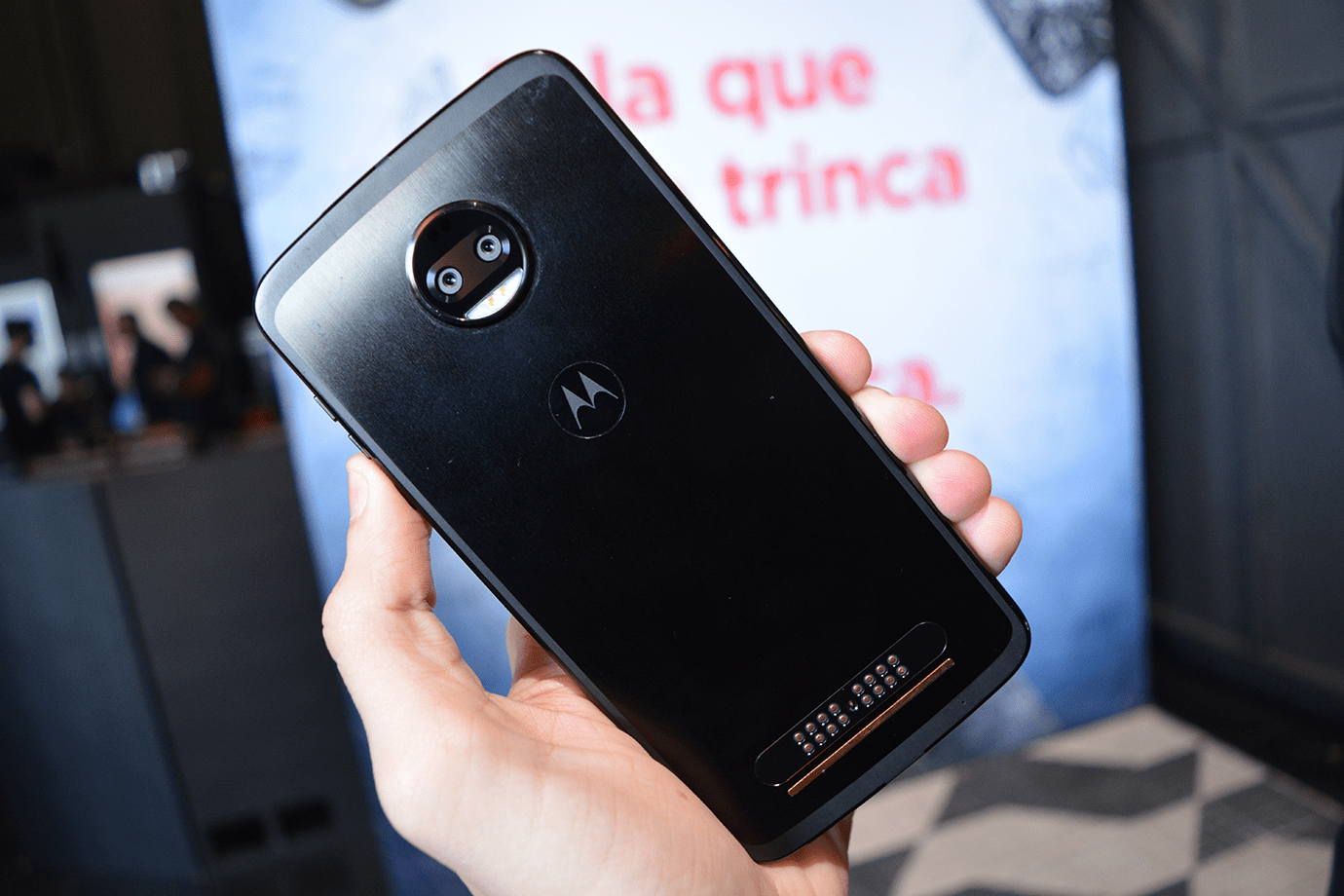 Motorola lança Moto G com câmera dupla com preço competitivo | Exame