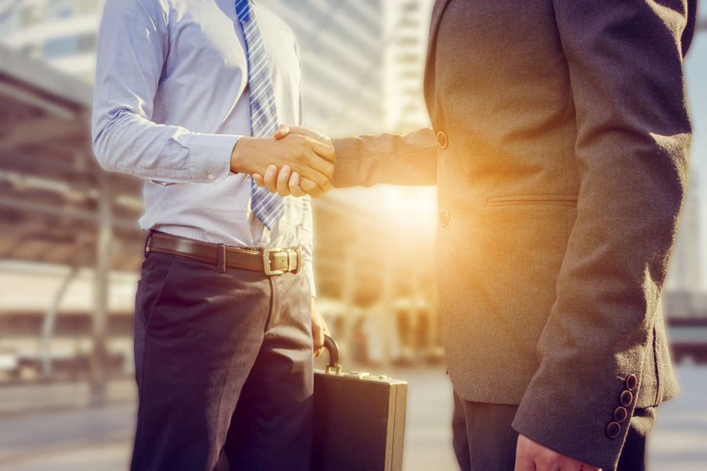 Como demonstrar interesse para o cliente, sem parecer chato | EXAME