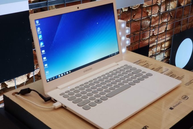 Samsung lança notebook com leitor de digital com foco em estudantes | Exame