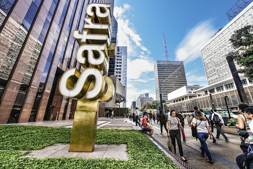 Safra compra operações de asset e private do Crédit Agricole no Brasil ...