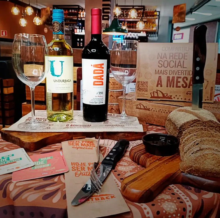 Costela do Outback com vinho? Rede faz parceria com a Wine e oferece ...