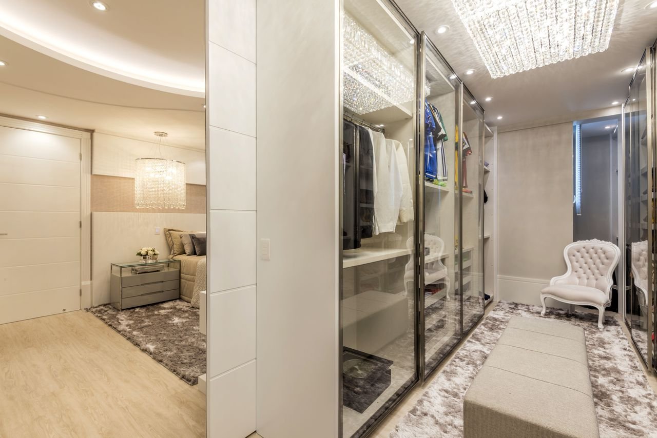 Saiba como incluir closet com portas de vidro em seu projeto | Exame