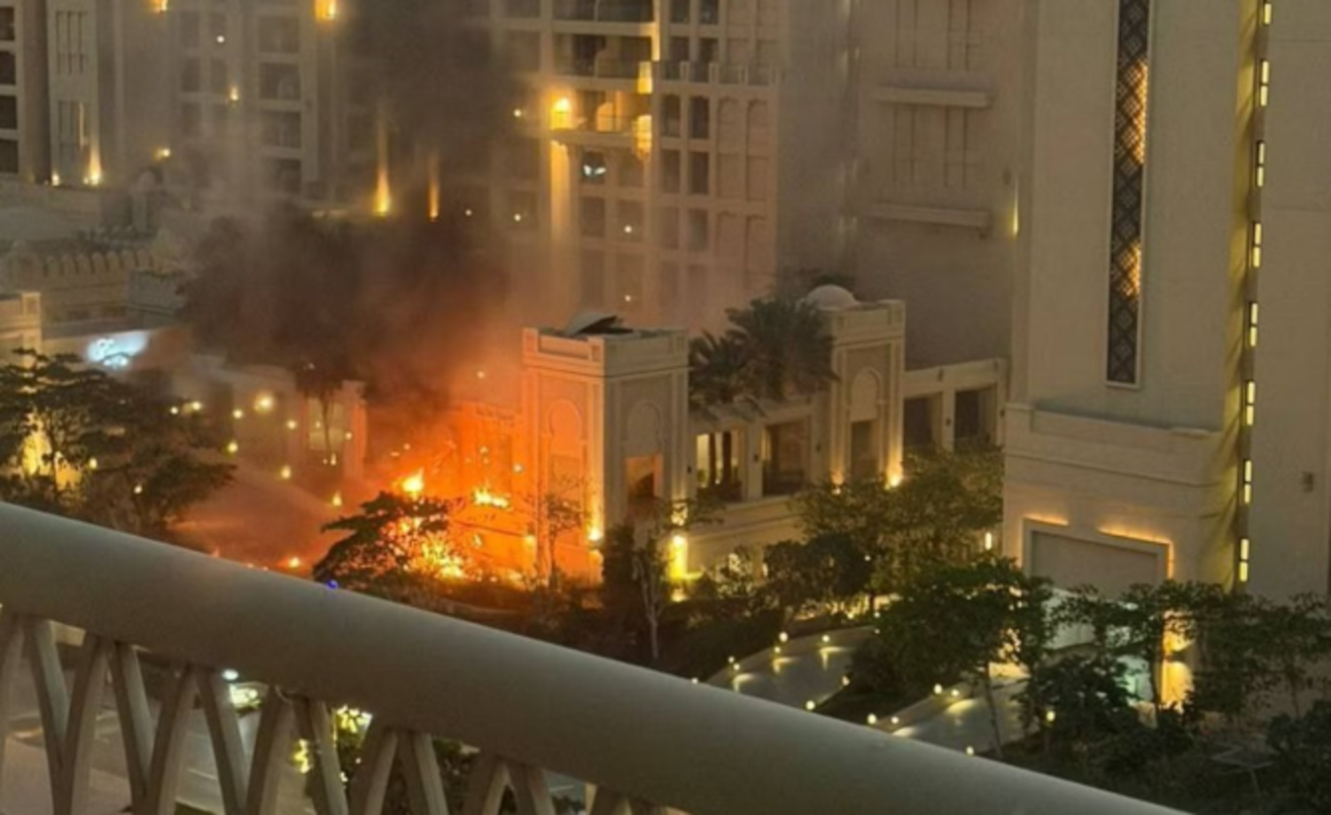 Míssil atinge área externa de hotel em Dubai após ofensiva de EUA e ...