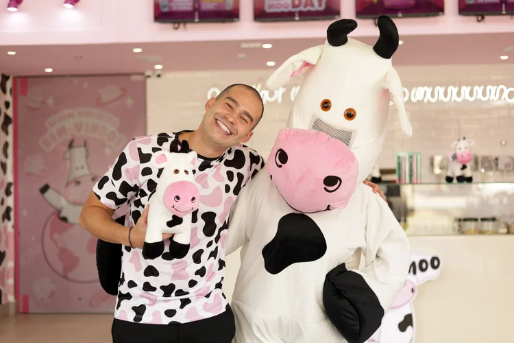 Ele foi garçom e já fechou uma empresa. Hoje o fundador da Milky Moo ...
